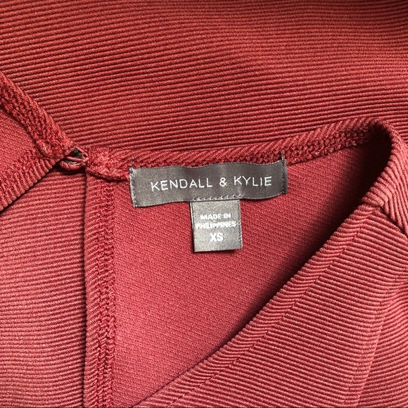 Kendall & Kylie | Dresses | Kendall Kylie Burgundy Open Back Dress ...